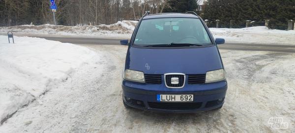 Blue SEAT Alhambra 2008 in Vilnius, with an engine capacity of 2.00 L and mileage of 320 thousand km for 2990 €, photo 3 on AUTOMOTO.COM.LV