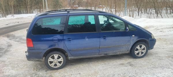 Blue SEAT Alhambra 2008 in Vilnius, with an engine capacity of 2.00 L and mileage of 320 thousand km for 2990 €, photo 6 on AUTOMOTO.COM.LV