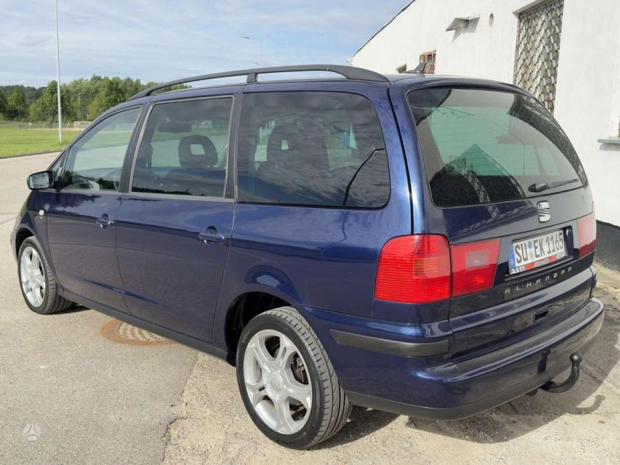 Blue SEAT Alhambra 2008 in Prienai, with an engine capacity of 1.97 L and mileage of 215 thousand km for 3750 €, photo 4 on AUTOMOTO.COM.LV