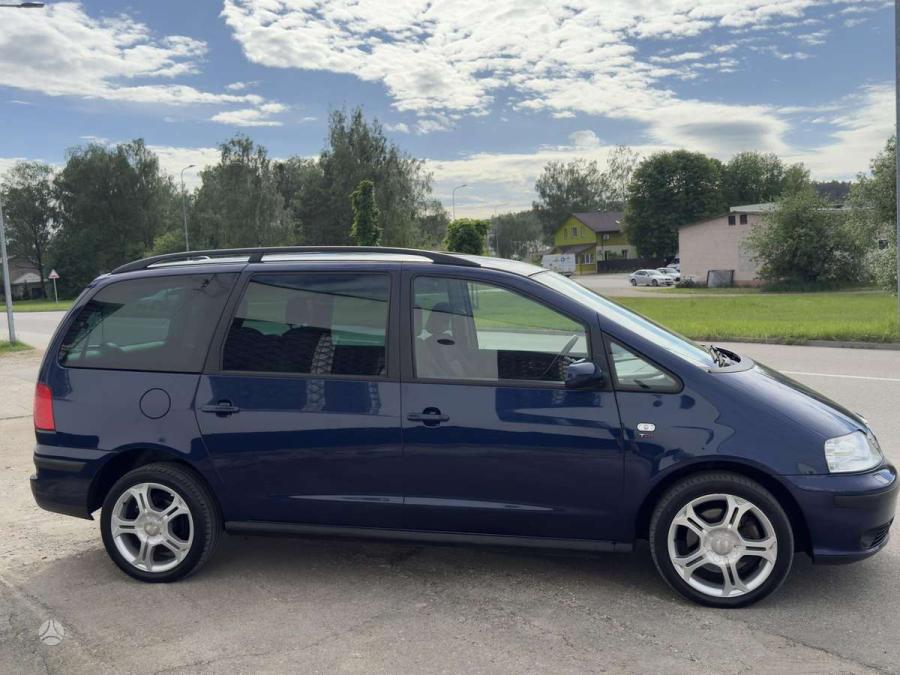 Blue SEAT Alhambra 2008 in Prienai, with an engine capacity of 1.97 L and mileage of 215 thousand km for 3750 €, photo 6 on AUTOMOTO.COM.LV