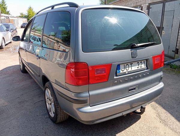 Blue SEAT Alhambra 2010 in Panevezys, with an engine capacity of 2.00 L and mileage of 417 thousand km for 3000 €, photo 5 on AUTOMOTO.COM.LV
