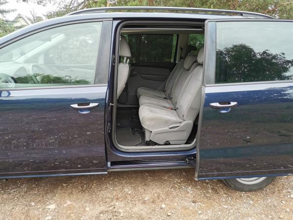 Zils SEAT Alhambra 2011 Kauņa, ar dzinēja tilpumu 2.00 L un nobraukumu 296 tūkst. km par 6900 €, foto 9 vietnē AUTOMOTO.COM.LV