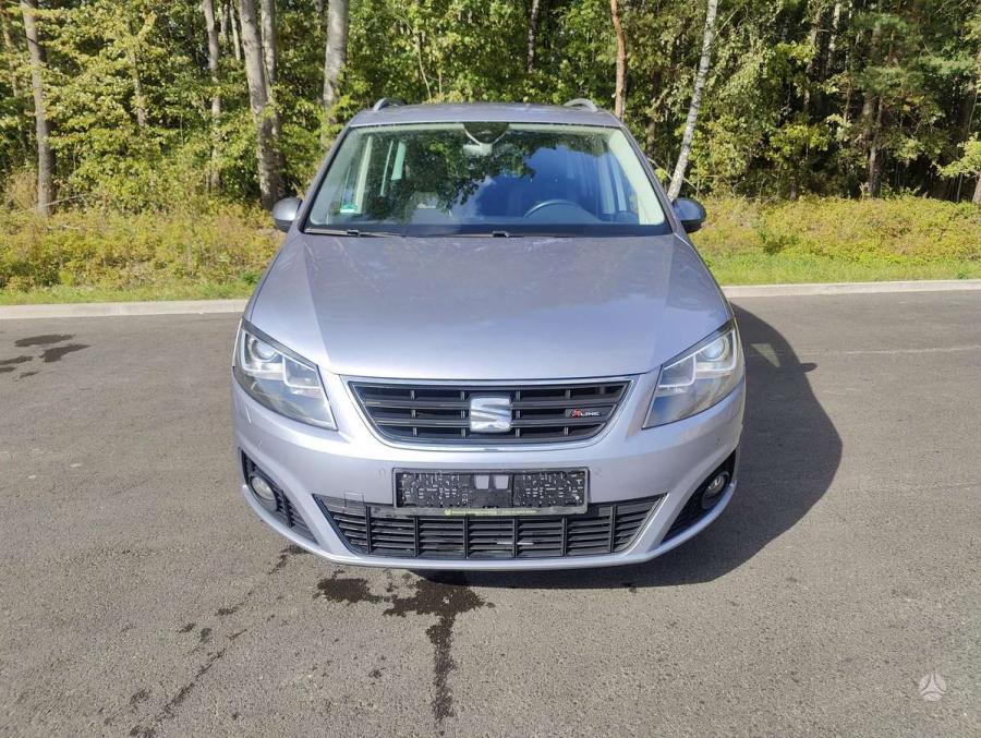 Blue SEAT Alhambra 2018 in Kaunas, with an engine capacity of 1.97 L and mileage of 270 thousand km for 12990 €, photo 3 on AUTOMOTO.COM.LV