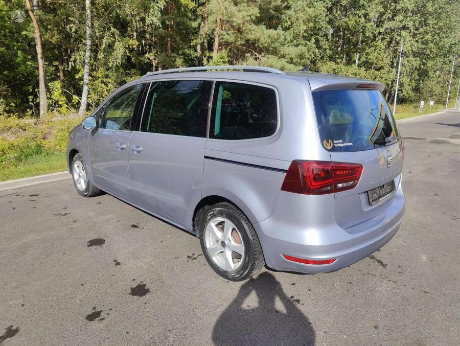 Blue SEAT Alhambra 2018 in Kaunas, with an engine capacity of 1.97 L and mileage of 270 thousand km for 12990 €, photo 7 on AUTOMOTO.COM.LV