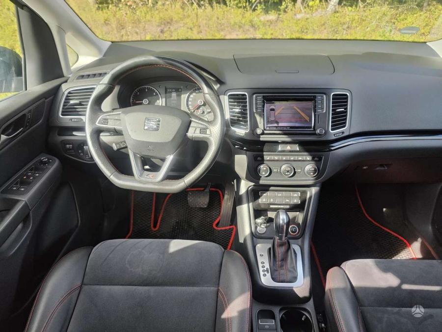 Blue SEAT Alhambra 2018 in Kaunas, with an engine capacity of 1.97 L and mileage of 270 thousand km for 12990 €, photo 9 on AUTOMOTO.COM.LV