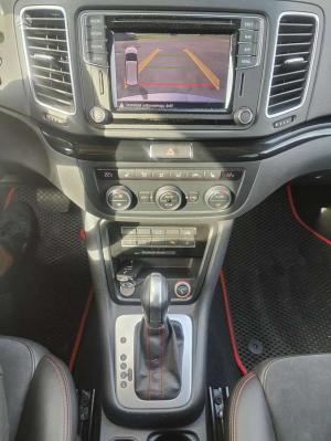 Blue SEAT Alhambra 2018 in Kaunas, with an engine capacity of 1.97 L and mileage of 270 thousand km for 12990 €, photo 12 on AUTOMOTO.COM.LV