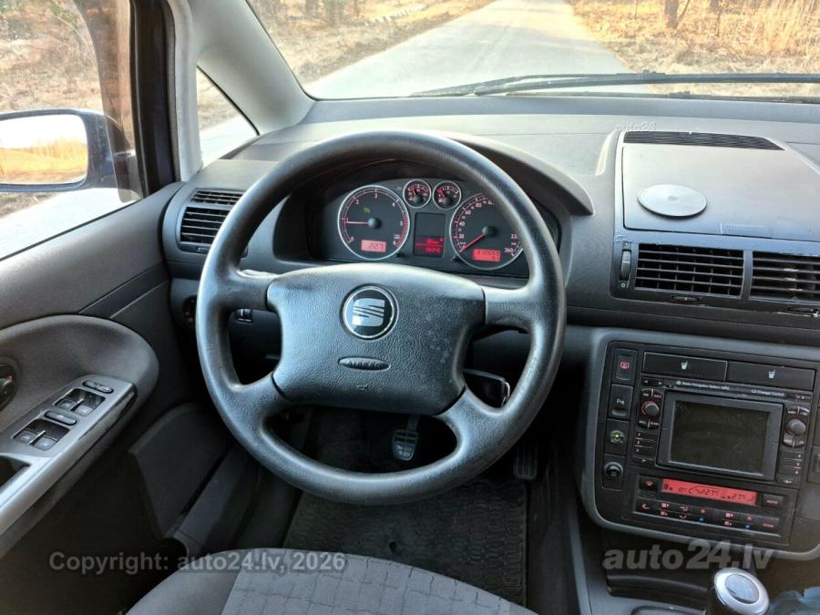 Zils SEAT Alhambra 2005 Tallina, ar dzinēja tilpumu 1.90 L un nobraukumu 313 tūkst. km par 1790 €, foto 5 vietnē AUTOMOTO.COM.LV