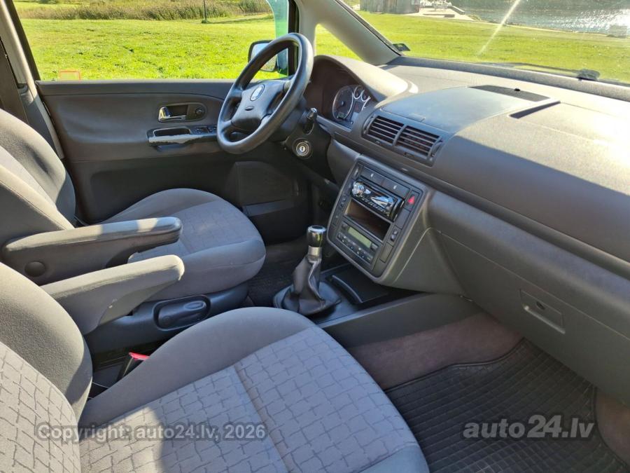Zils SEAT Alhambra 2005 Elva, ar dzinēja tilpumu 1.90 L un nobraukumu 346 tūkst. km par 3400 €, foto 8 vietnē AUTOMOTO.COM.LV