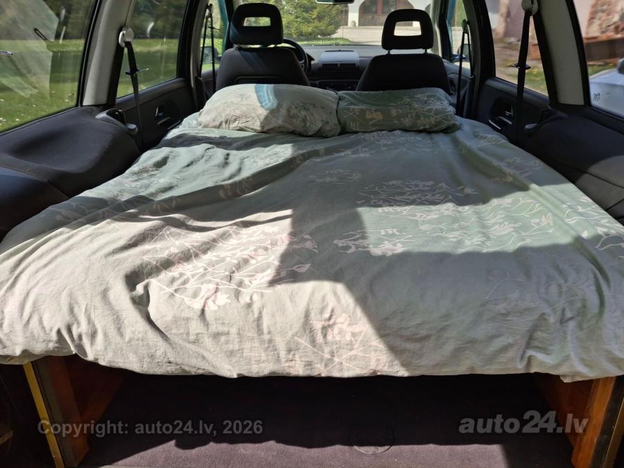 Zils SEAT Alhambra 2005 Elva, ar dzinēja tilpumu 1.90 L un nobraukumu 346 tūkst. km par 3400 €, foto 13 vietnē AUTOMOTO.COM.LV