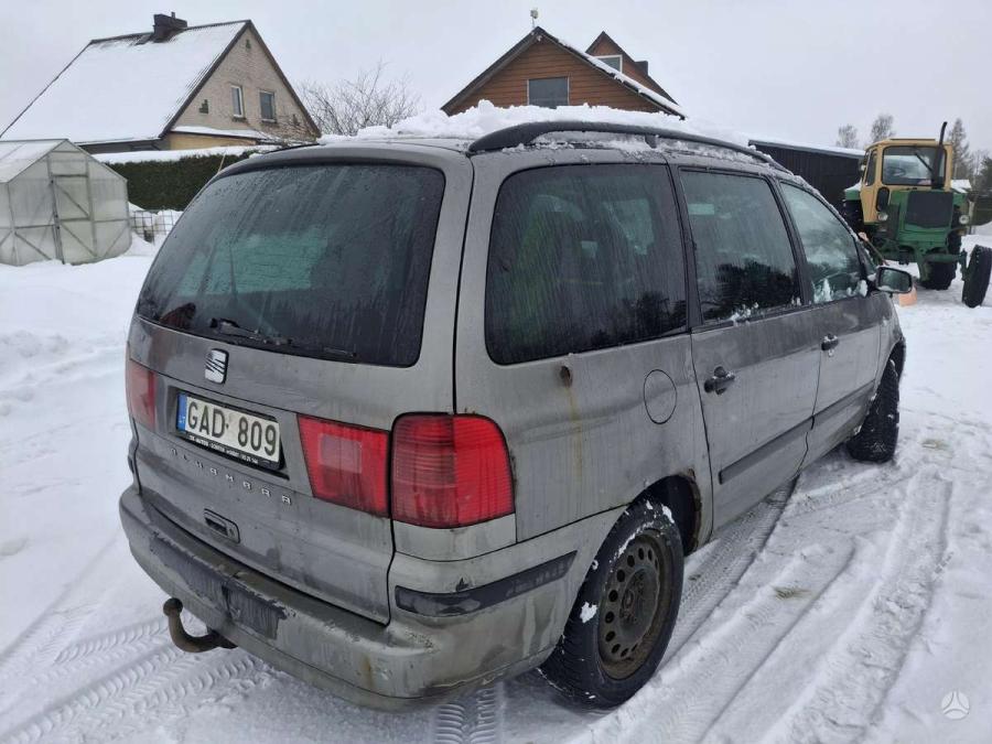 Brown SEAT Alhambra 2004 in Rokiskis, with an engine capacity of 1.90 L and mileage of 486 thousand km for 950 €, photo 12 on AUTOMOTO.COM.LV