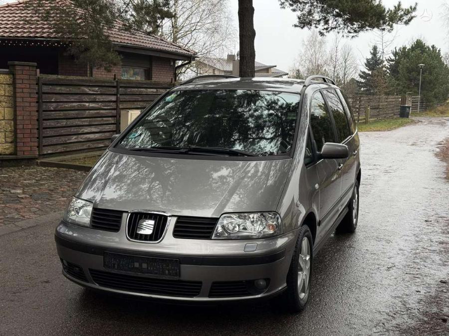 Brown SEAT Alhambra 2009 in Vilnius, with an engine capacity of 1.97 L and mileage of 144 thousand km for 4900 €, photo 2 on AUTOMOTO.COM.LV