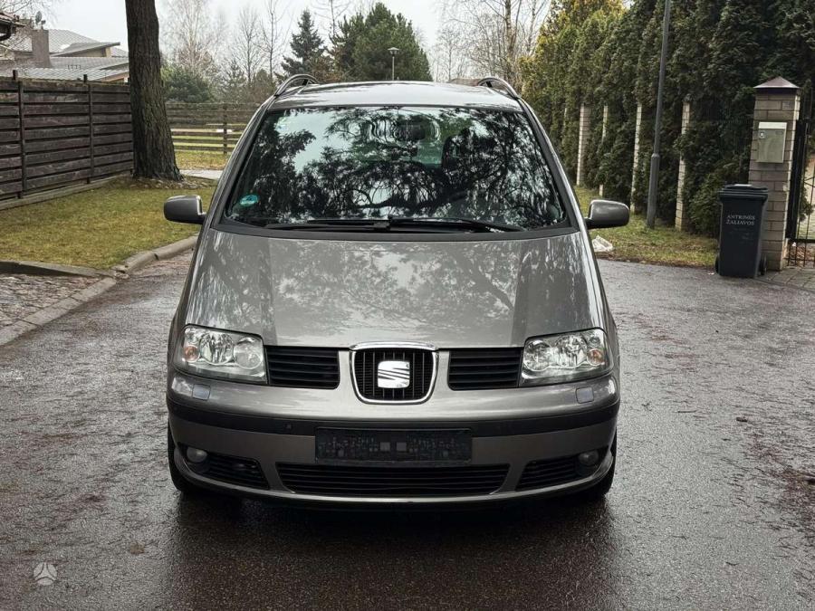 Brown SEAT Alhambra 2009 in Vilnius, with an engine capacity of 1.97 L and mileage of 144 thousand km for 4900 €, photo 3 on AUTOMOTO.COM.LV