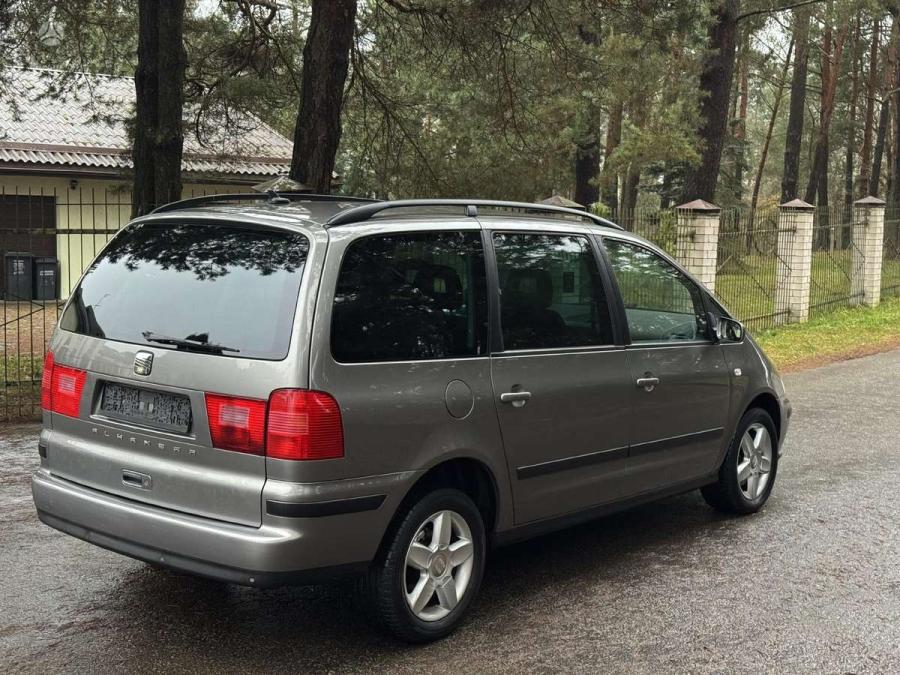 Brown SEAT Alhambra 2009 in Vilnius, with an engine capacity of 1.97 L and mileage of 144 thousand km for 4900 €, photo 6 on AUTOMOTO.COM.LV
