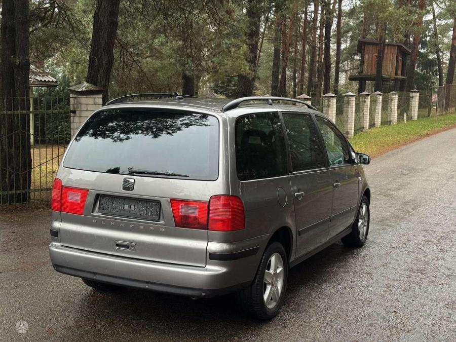 Brown SEAT Alhambra 2009 in Vilnius, with an engine capacity of 1.97 L and mileage of 144 thousand km for 4900 €, photo 7 on AUTOMOTO.COM.LV