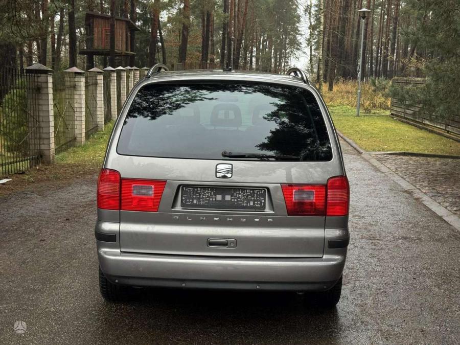 Brown SEAT Alhambra 2009 in Vilnius, with an engine capacity of 1.97 L and mileage of 144 thousand km for 4900 €, photo 8 on AUTOMOTO.COM.LV
