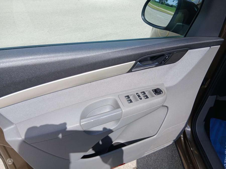 Brūns SEAT Alhambra 2010 Marijampole, ar dzinēja tilpumu 2.00 L un nobraukumu 214 tūkst. km par 6850 €, foto 33 vietnē AUTOMOTO.COM.LV