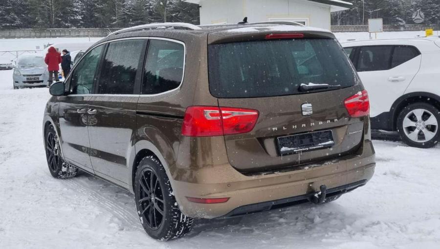 Brown SEAT Alhambra 2012 in Vilnius, with an engine capacity of 1.97 L and mileage of 291 thousand km for 7850 €, photo 4 on AUTOMOTO.COM.LV