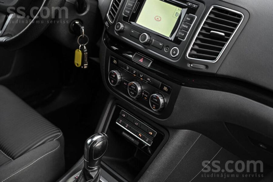 Brūns SEAT Alhambra 2012 Jelgava, ar dzinēja tilpumu 2.00 L un nobraukumu 240 tūkst. km par 8700 €, foto 24 vietnē AUTOMOTO.COM.LV