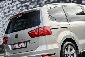 Brown SEAT Alhambra 2012 in Jelgava, with an engine capacity of 2.00 L and mileage of 240 thousand km for 8700 €, photo 12 on AUTOMOTO.COM.LV
