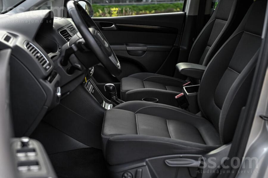 Brown SEAT Alhambra 2012 in Jelgava, with an engine capacity of 2.00 L and mileage of 240 thousand km for 8700 €, photo 14 on AUTOMOTO.COM.LV