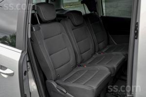 Brown SEAT Alhambra 2012 in Jelgava, with an engine capacity of 2.00 L and mileage of 240 thousand km for 8700 €, photo 17 on AUTOMOTO.COM.LV
