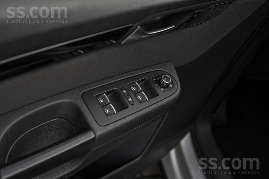 Brown SEAT Alhambra 2012 in Jelgava, with an engine capacity of 2.00 L and mileage of 240 thousand km for 8700 €, photo 26 on AUTOMOTO.COM.LV