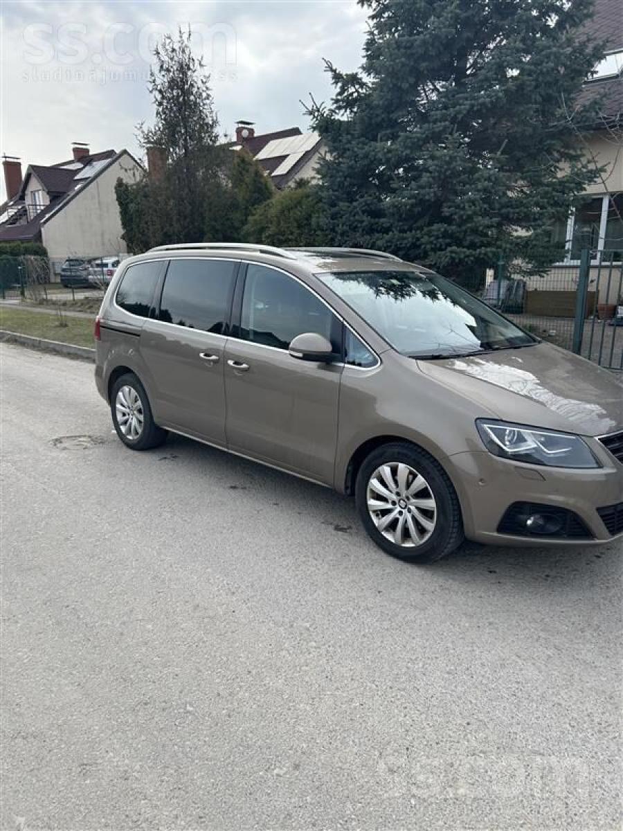 Brown SEAT Alhambra 2017 in Riga, with an engine capacity of 2.00 L and mileage of 240 thousand km for 10900 €, photo 3 on AUTOMOTO.COM.LV