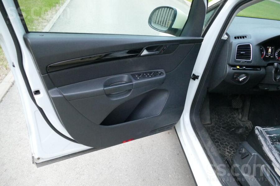 Brown SEAT Alhambra 2018 in Riga, with an engine capacity of 2.00 L and mileage of 0 thousand km for 4300 €, photo 9 on AUTOMOTO.COM.LV
