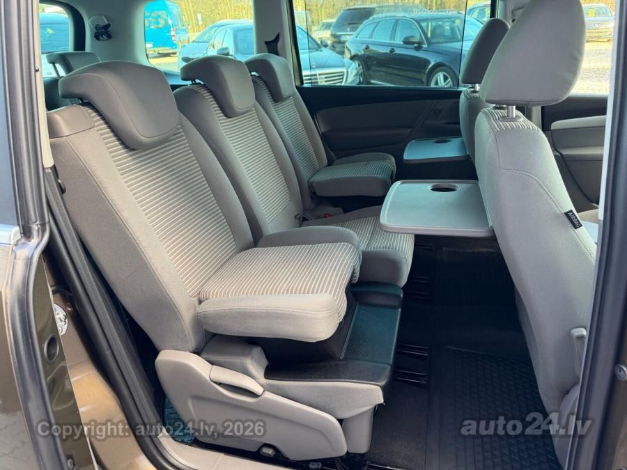 Brown SEAT Alhambra 2011 in Voru, with an engine capacity of 2.00 L and mileage of 218 thousand km for 8790 €, photo 15 on AUTOMOTO.COM.LV