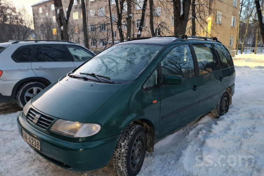 Green SEAT Alhambra 2000 in Daugavpils, with an engine capacity of 2.00 L and mileage of 360 thousand km for 1100 €, photo 1 on AUTOMOTO.COM.LV
