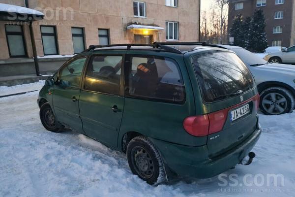 Green SEAT Alhambra 2000 in Daugavpils, with an engine capacity of 2.00 L and mileage of 340 thousand km for 950 €, photo 2 on AUTOMOTO.COM.LV