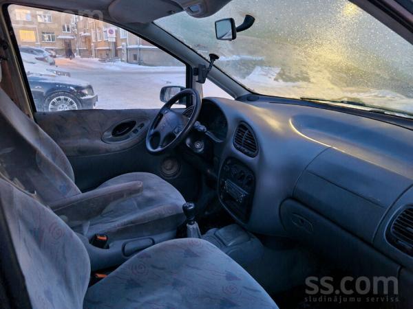 Green SEAT Alhambra 2000 in Daugavpils, with an engine capacity of 2.00 L and mileage of 340 thousand km for 950 €, photo 4 on AUTOMOTO.COM.LV