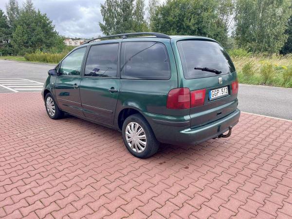 Сеат Альхамбра 2001 в Вильнюс на AUTOMOTO.COM.LV Зеленый Сеат Альхамбра 2001 в Вильнюс, объемом двигателя 1.90 л и пробегом 352 тыс. км за 1500 €, фото 3 на AUTOMOTO.COM.LV