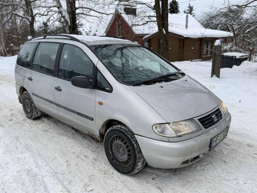 Grey SEAT Alhambra 1996 in Vilnius, with an engine capacity of 1.90 L and mileage of 459 thousand km for 650 €, photo 1 on AUTOMOTO.COM.LV
