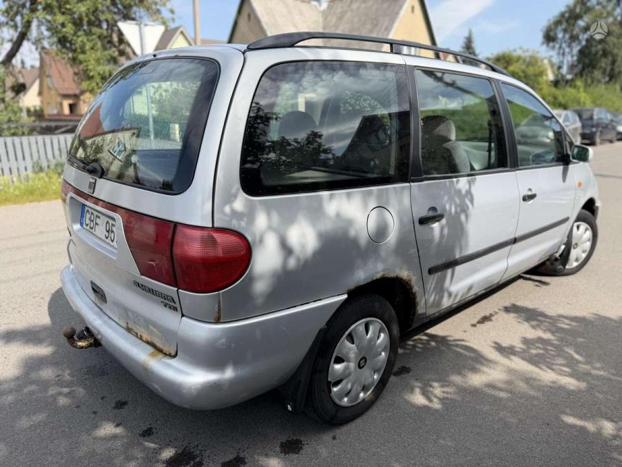 Pelēks SEAT Alhambra 1999 Kauņa, ar dzinēja tilpumu 1.90 L un nobraukumu 351 tūkst. km par 700 €, foto 7 vietnē AUTOMOTO.COM.LV