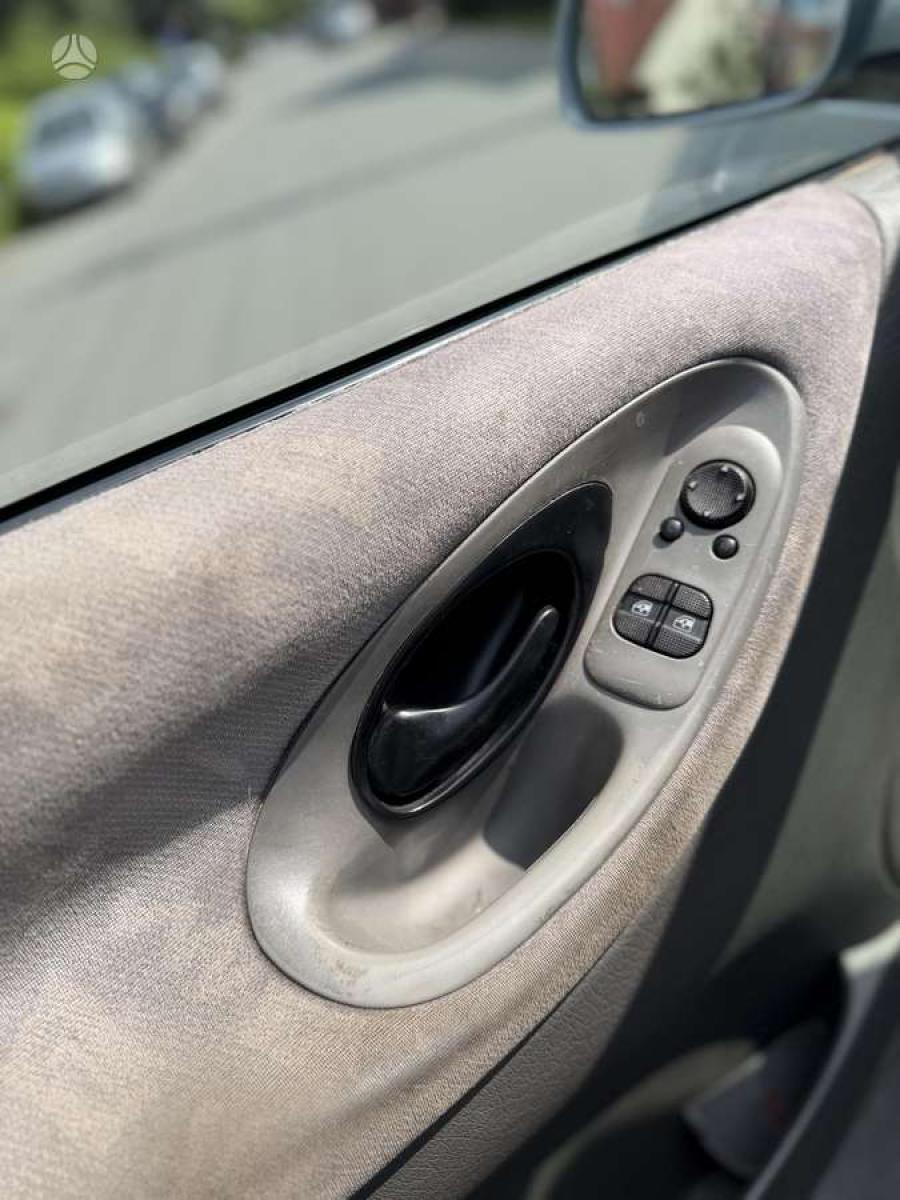 Pelēks SEAT Alhambra 1999 Kauņa, ar dzinēja tilpumu 1.90 L un nobraukumu 351 tūkst. km par 700 €, foto 17 vietnē AUTOMOTO.COM.LV