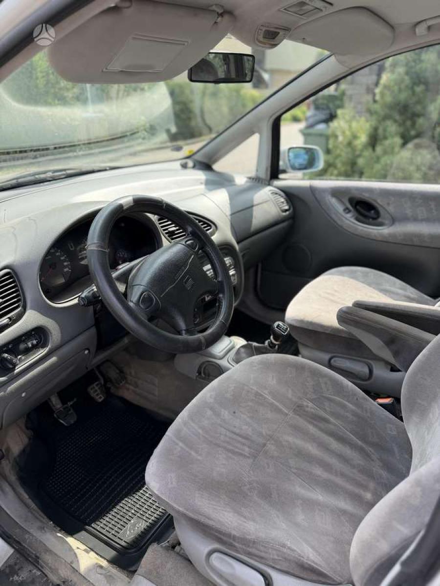 Pelēks SEAT Alhambra 1999 Kauņa, ar dzinēja tilpumu 1.90 L un nobraukumu 351 tūkst. km par 700 €, foto 18 vietnē AUTOMOTO.COM.LV