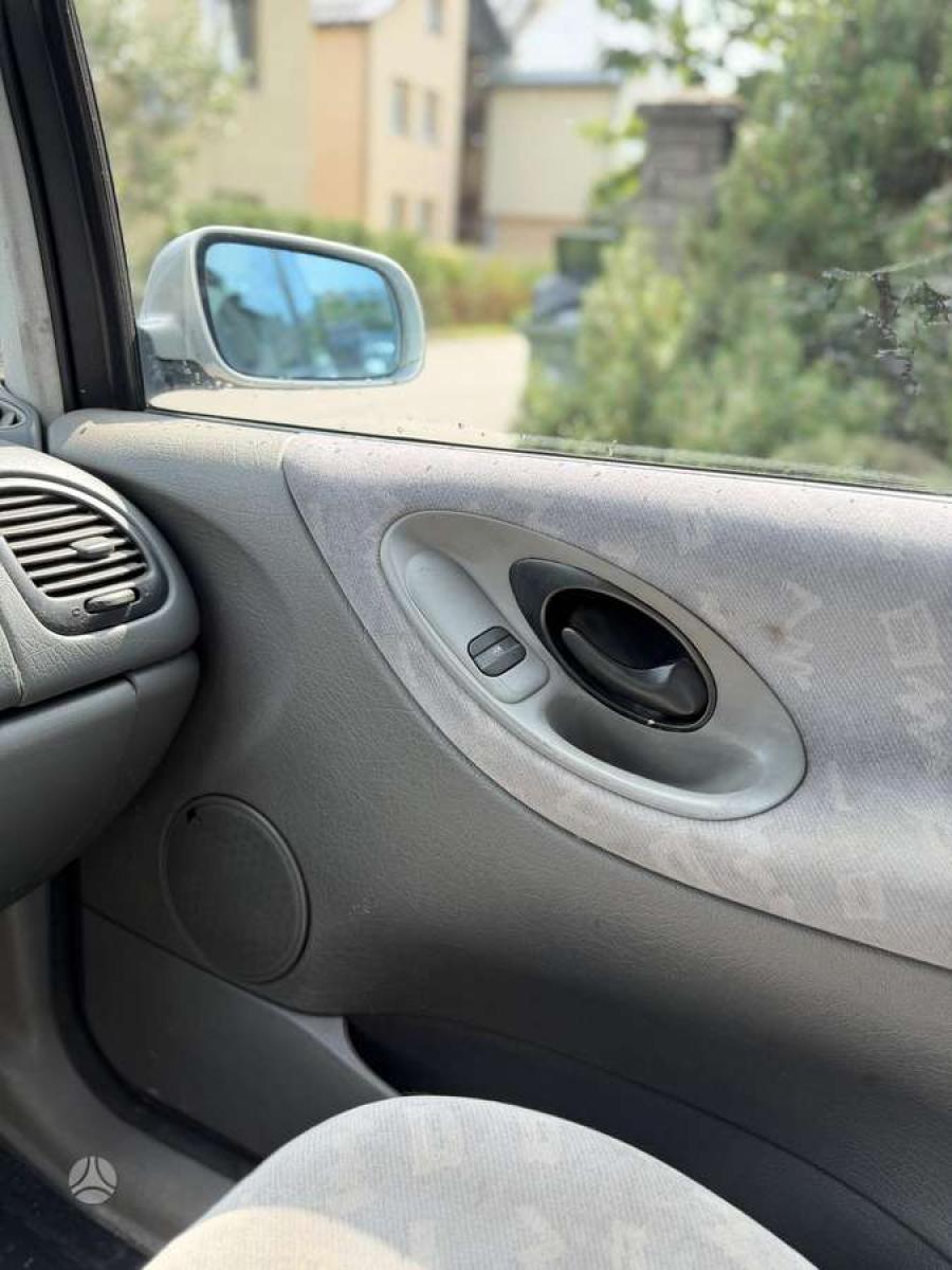 Pelēks SEAT Alhambra 1999 Kauņa, ar dzinēja tilpumu 1.90 L un nobraukumu 351 tūkst. km par 700 €, foto 27 vietnē AUTOMOTO.COM.LV