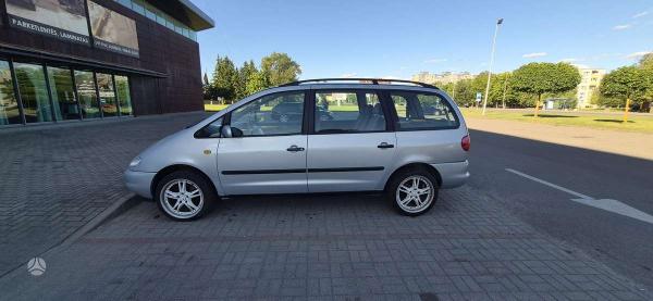 Pelēks SEAT Alhambra 2000 Šauļi, ar dzinēja tilpumu 2.00 L un nobraukumu 345 tūkst. km par 900 €, foto 1 vietnē AUTOMOTO.COM.LV