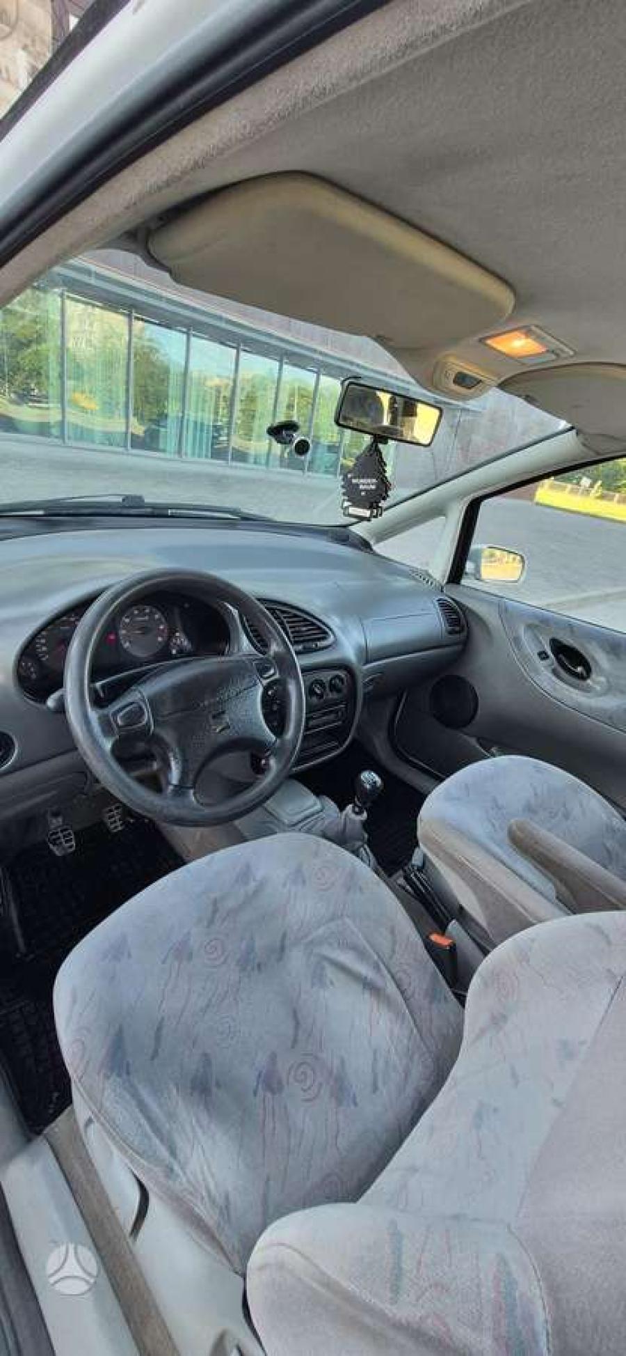 Pelēks SEAT Alhambra 2000 Šauļi, ar dzinēja tilpumu 2.00 L un nobraukumu 345 tūkst. km par 900 €, foto 4 vietnē AUTOMOTO.COM.LV