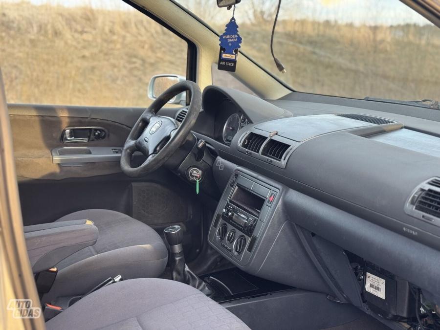 Pelēks SEAT Alhambra 2001 Radviliškis, ar dzinēja tilpumu 1.90 L un nobraukumu 345 tūkst. km par 1000 €, foto 13 vietnē AUTOMOTO.COM.LV