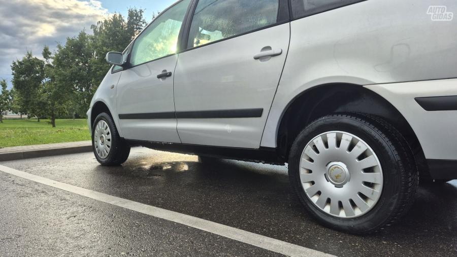 Pelēks SEAT Alhambra 2001 Kaišiadorys, ar dzinēja tilpumu 2.00 L un nobraukumu 292 tūkst. km par 1000 €, foto 6 vietnē AUTOMOTO.COM.LV