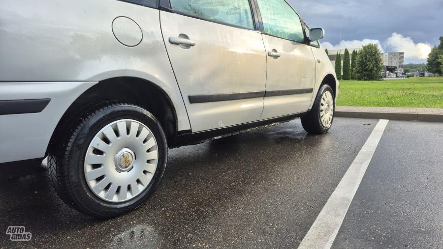 Pelēks SEAT Alhambra 2001 Kaišiadorys, ar dzinēja tilpumu 2.00 L un nobraukumu 292 tūkst. km par 1000 €, foto 7 vietnē AUTOMOTO.COM.LV