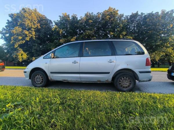 Grey SEAT Alhambra 2001 in Jelgava, with an engine capacity of 1.90 L and mileage of 378 thousand km for 350 €, photo 6 on AUTOMOTO.COM.LV