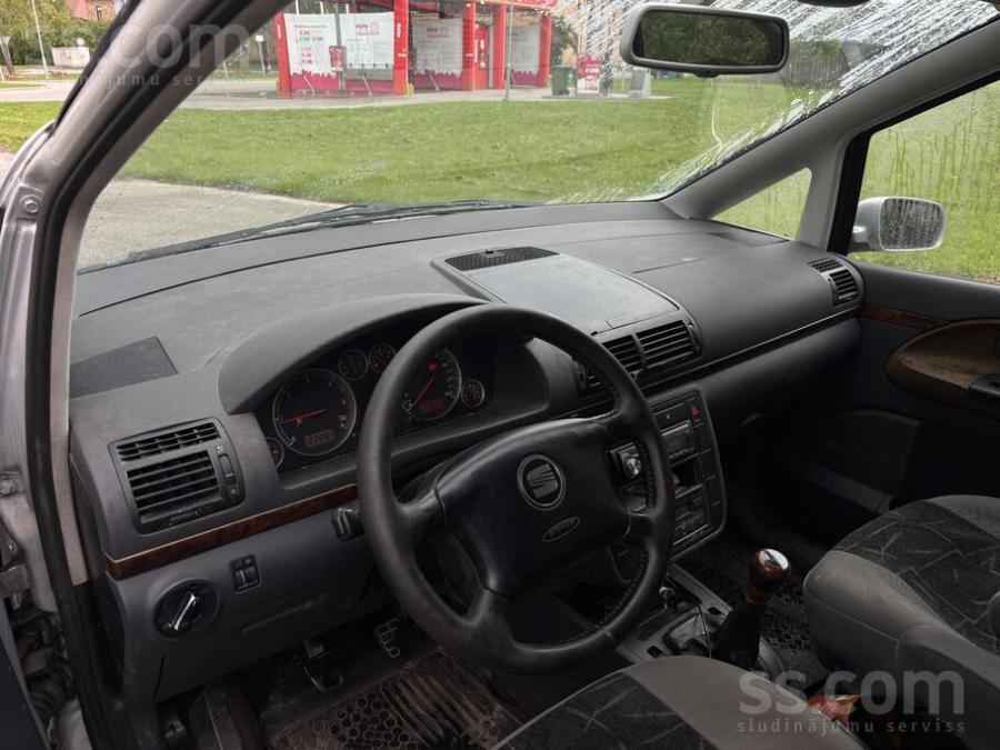Pelēks SEAT Alhambra 2001 Dobele, ar dzinēja tilpumu 1.90 L un nobraukumu 360 tūkst. km par 1550 €, foto 6 vietnē AUTOMOTO.COM.LV
