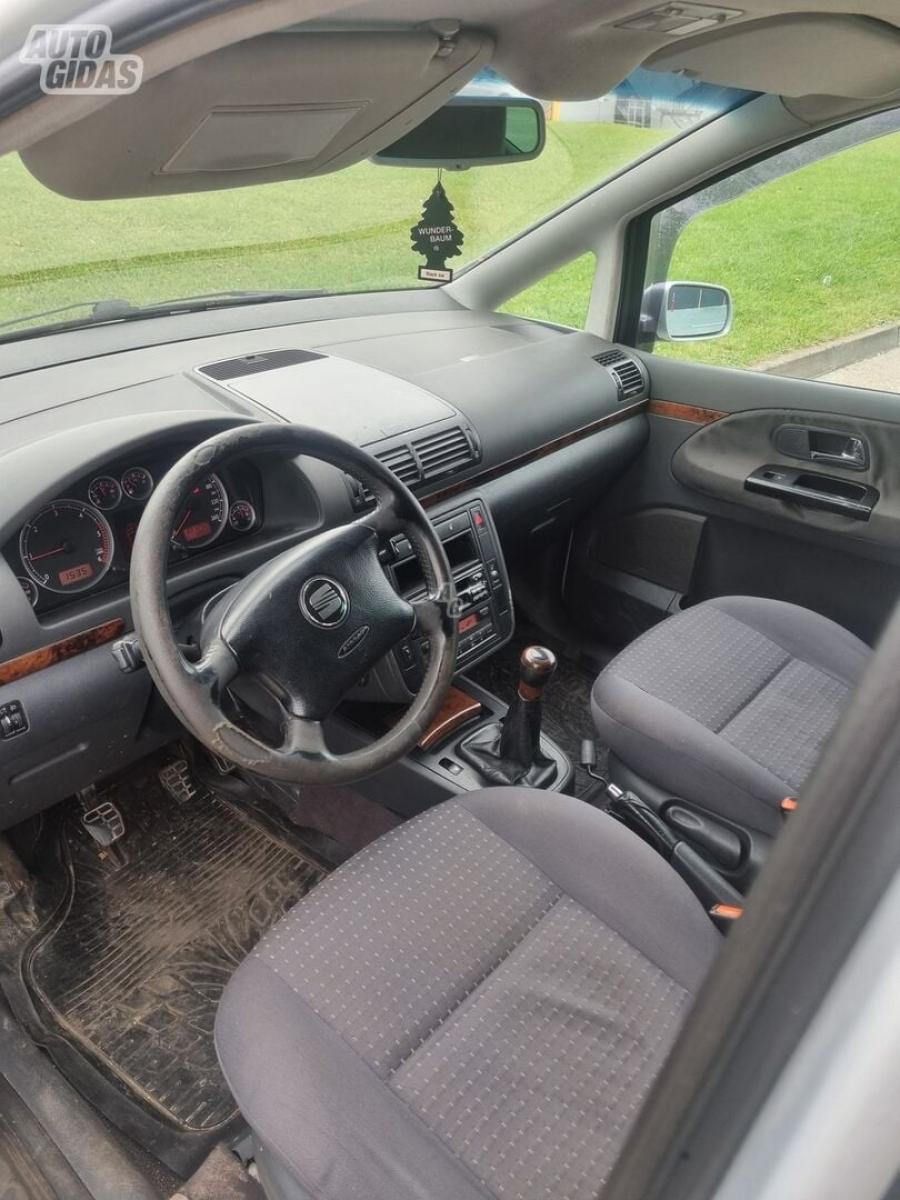 Grey SEAT Alhambra 2001 in Panevezys, with an engine capacity of 1.90 L and mileage of 331 thousand km for 1100 €, photo 5 on AUTOMOTO.COM.LV