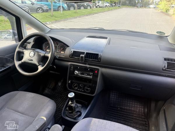 Grey SEAT Alhambra 2002 in Vilnius, with an engine capacity of 2.00 L and mileage of 385 thousand km for 980 €, photo 7 on AUTOMOTO.COM.LV