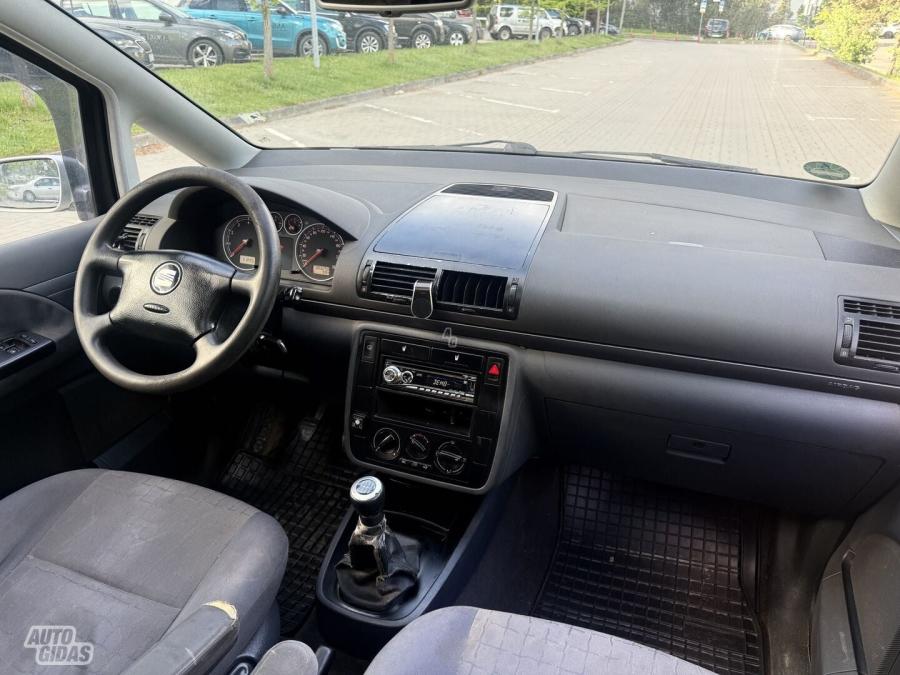 Pelēks SEAT Alhambra 2002 Viļņa, ar dzinēja tilpumu 2.00 L un nobraukumu 385 tūkst. km par 980 €, foto 8 vietnē AUTOMOTO.COM.LV