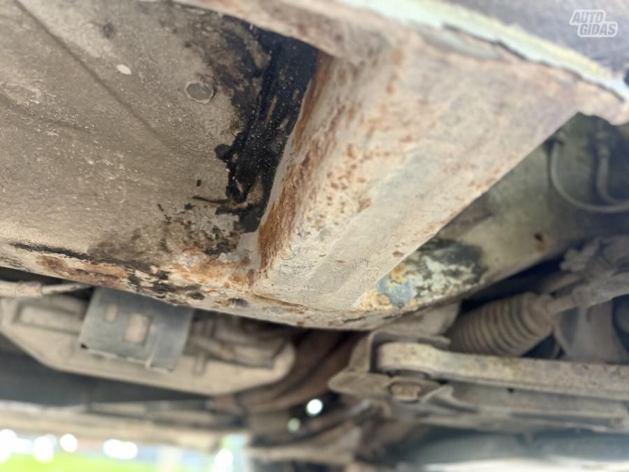 Pelēks SEAT Alhambra 2002 Viļņa, ar dzinēja tilpumu 2.00 L un nobraukumu 385 tūkst. km par 980 €, foto 15 vietnē AUTOMOTO.COM.LV