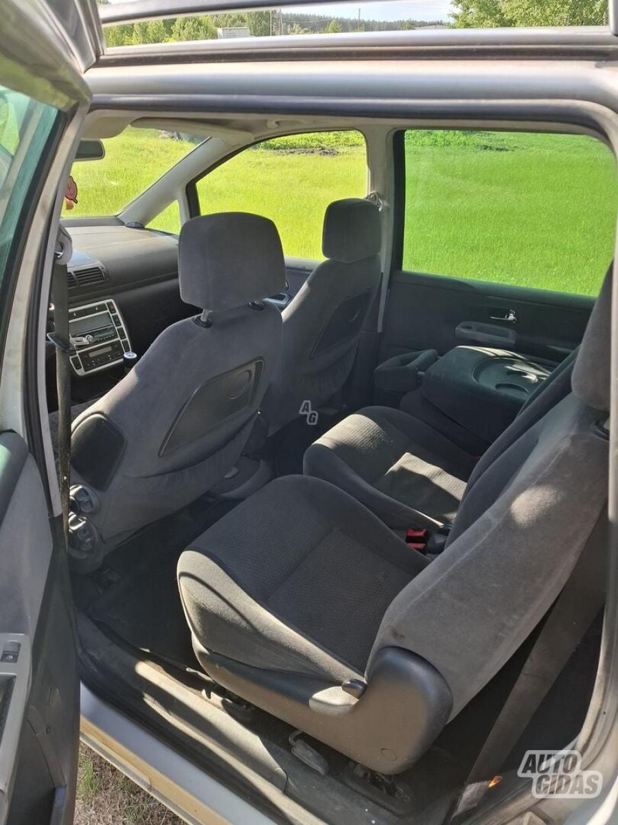 Pelēks SEAT Alhambra 2002 Viļņa, ar dzinēja tilpumu 1.90 L un nobraukumu 367 tūkst. km par 2000 €, foto 8 vietnē AUTOMOTO.COM.LV